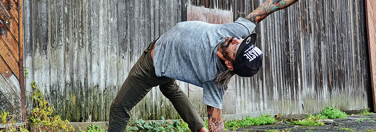grip your hips and move – Mike & More – Yoga für Männer in Lübeck und ...